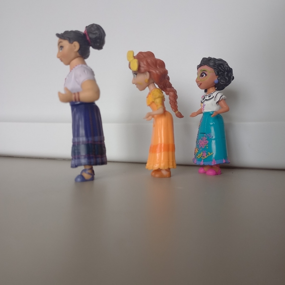 Disney Toys Encanto Mirabel Louisa Madrigal Alction Figure 3 Set